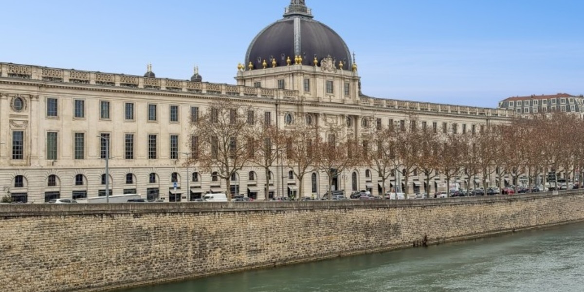Bureaux À Louer - GRAND HOTEL DIEU, 9 RUE BELLECORDIERE 69002 LYON ...