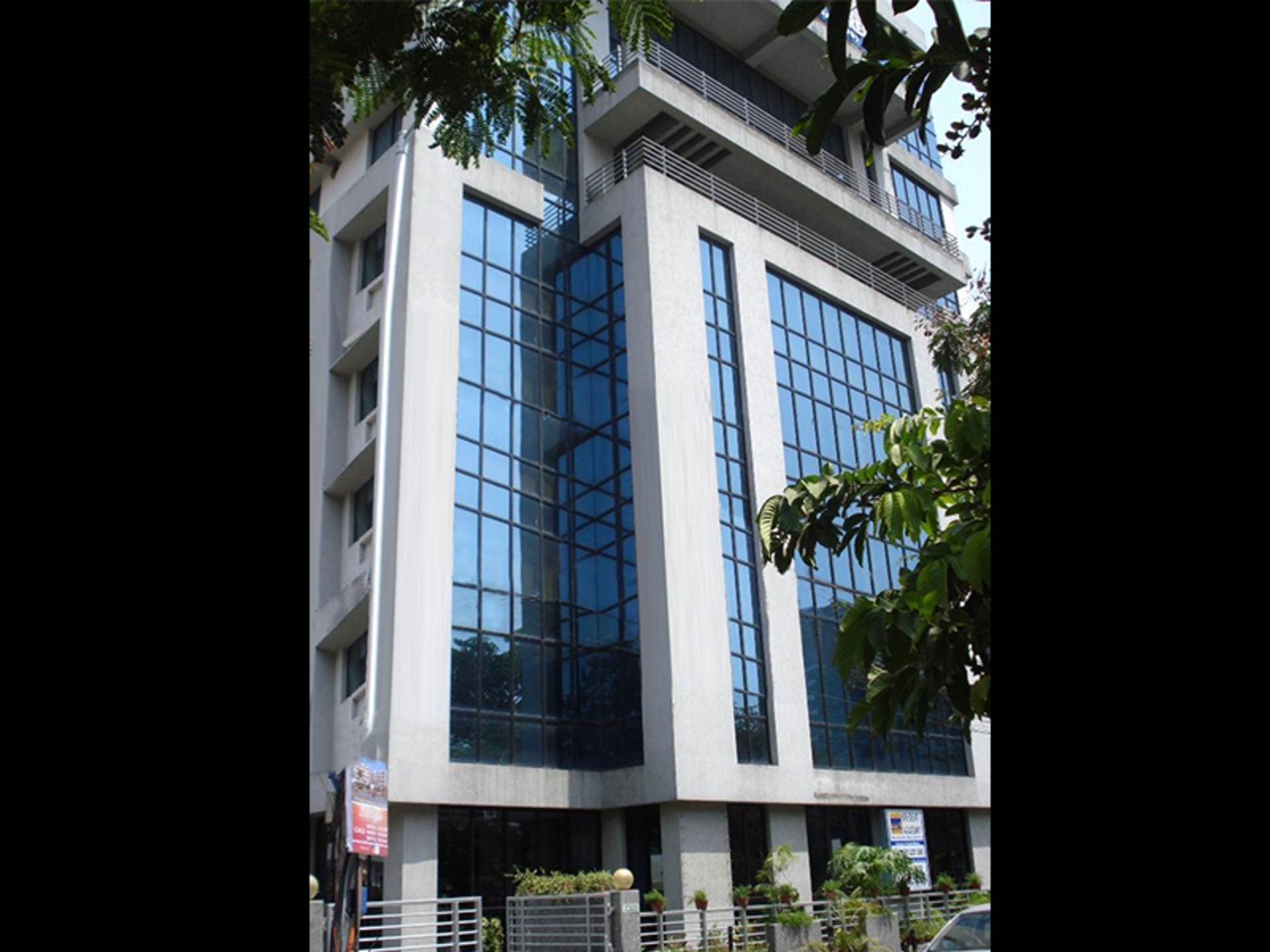 Kredent Tower, J1 14, EP & GP Block, Salt Lake City | JLL Properties - IN