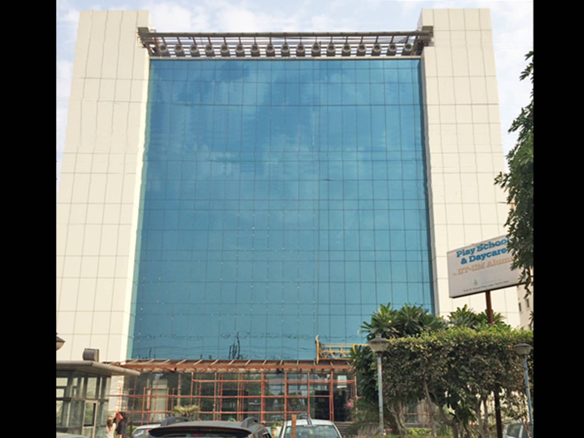 Bhutani Techno Park - Tower C, Sector 127 | JLL Properties - IN