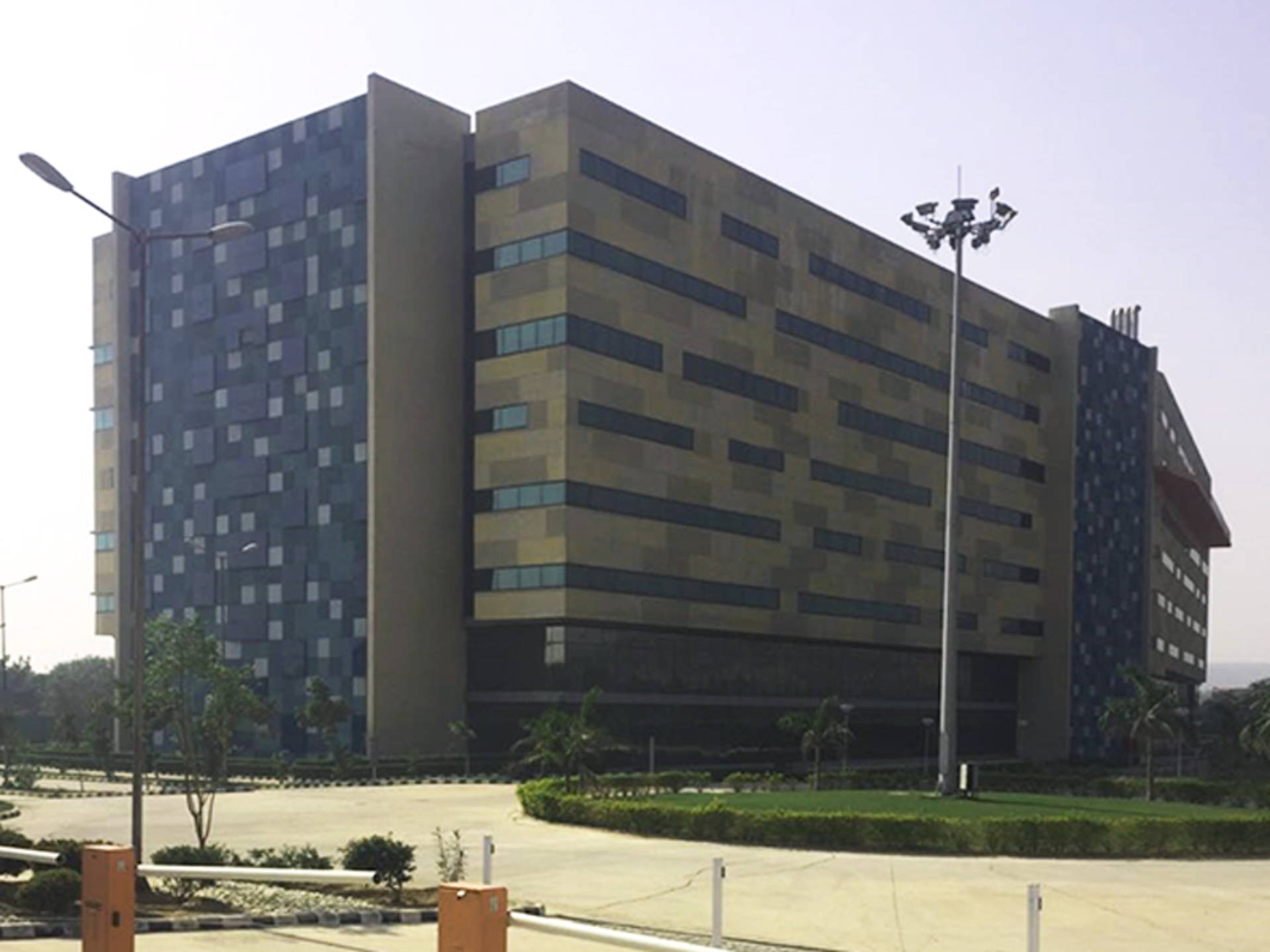 Dr Fresh SEZ - Amenity Block, Sohna - Gurgaon Road | JLL Properties - IN