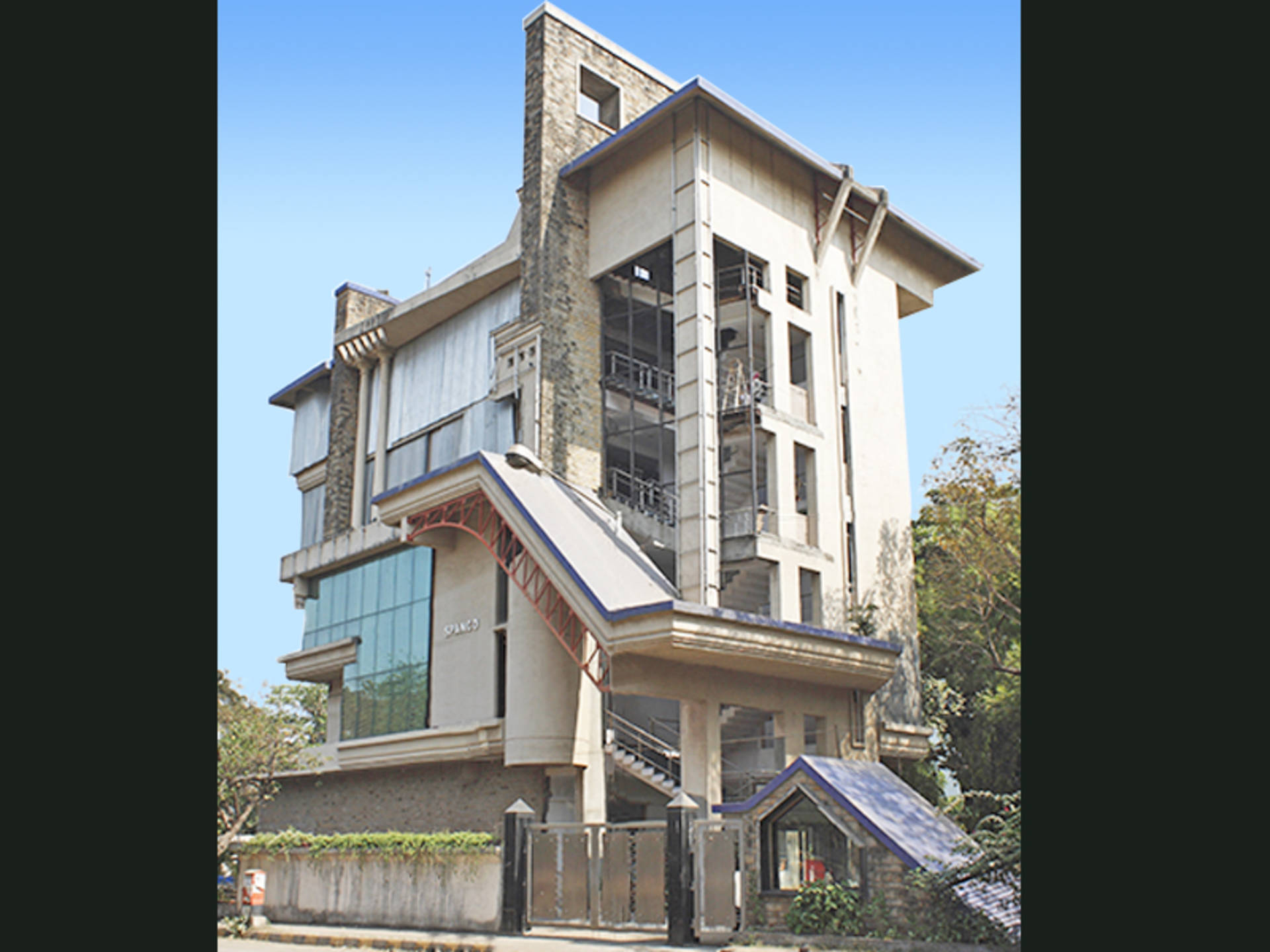 Spanco House | JLL Properties - IN