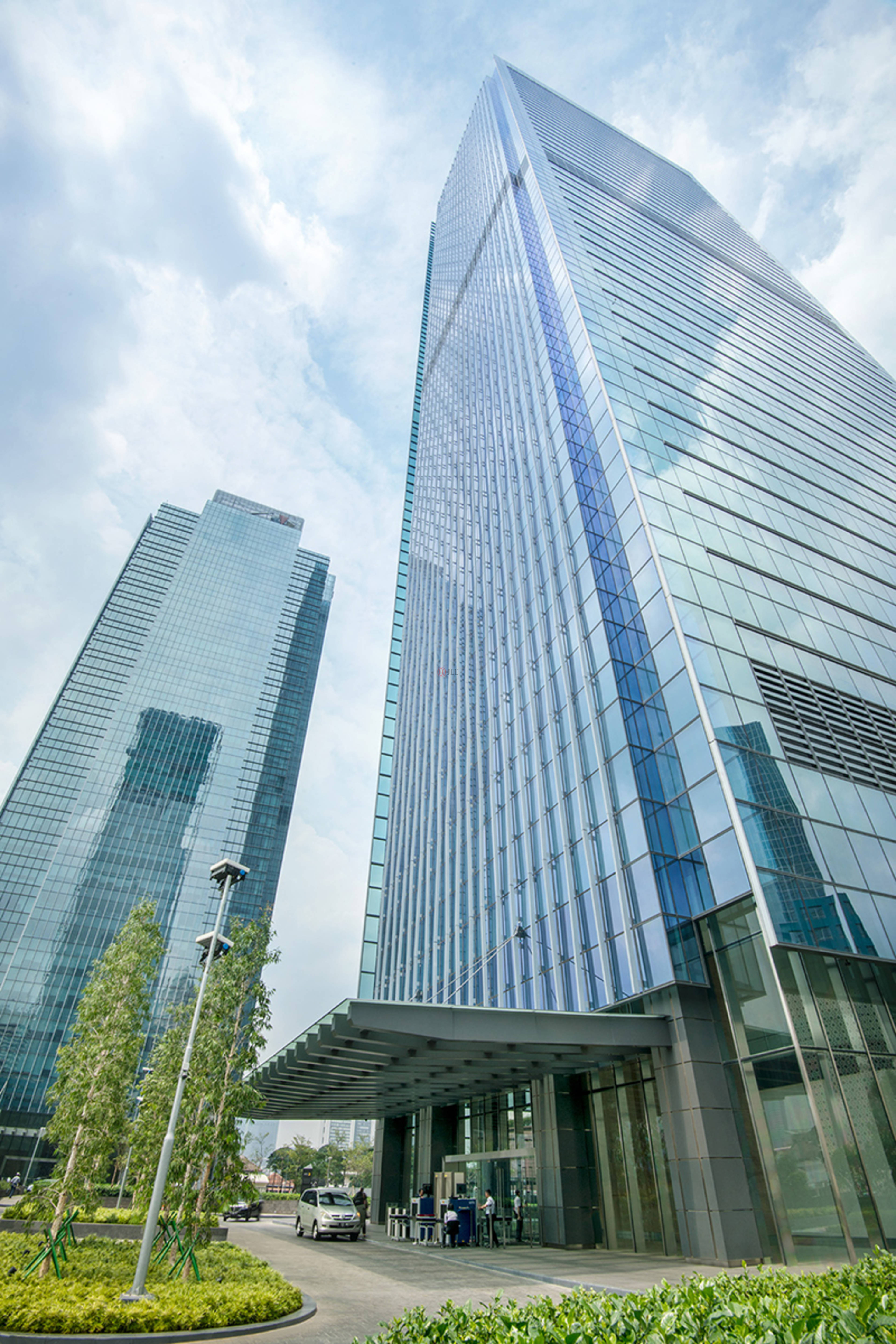 World Trade Centre (WTC 3), Jl. Jend. Sudirman Kav. 29-31 | JLL Indonesia