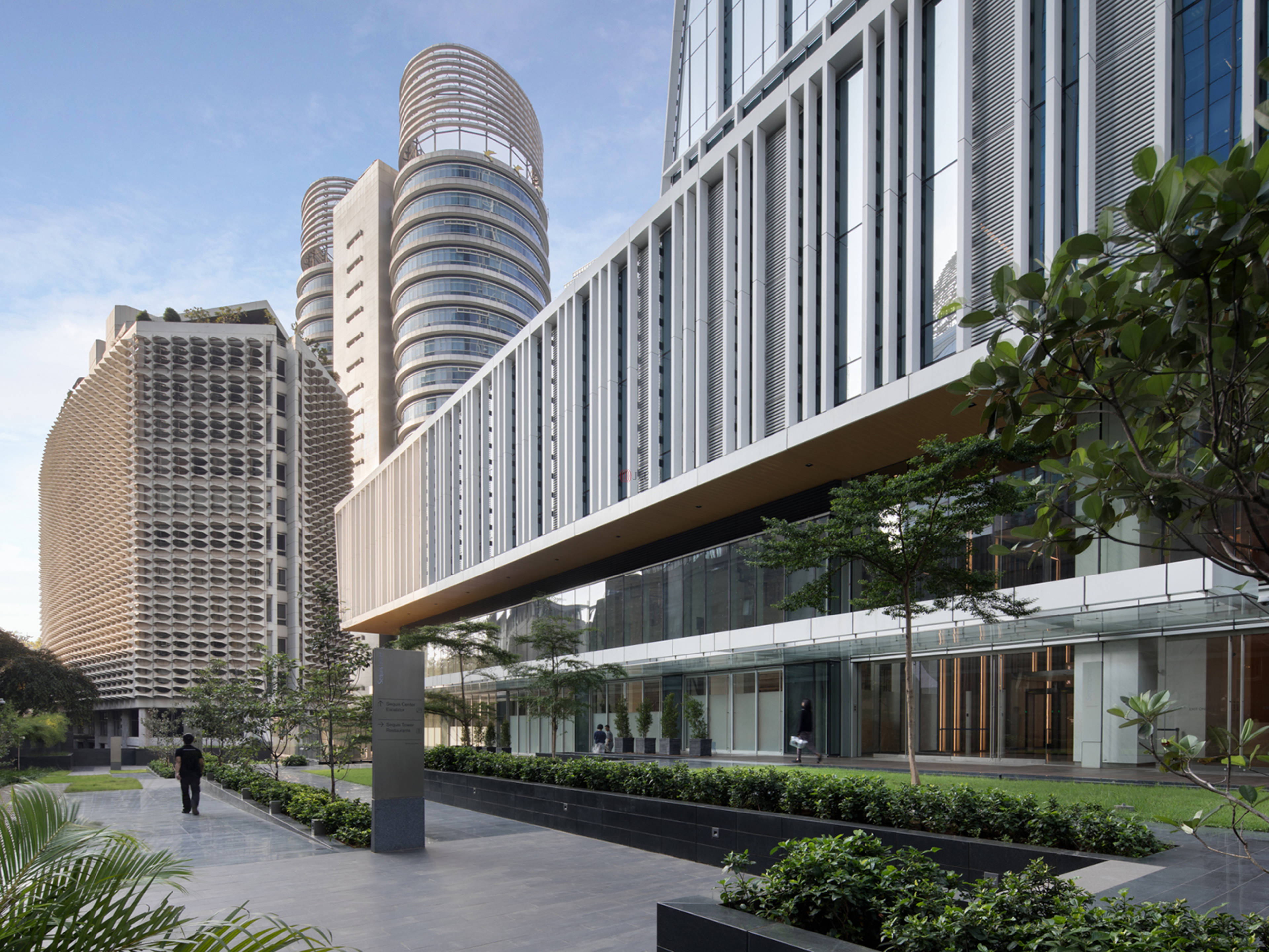 Sequis Tower, Jl. Jend. Sudirman Kav. 71 | JLL Indonesia