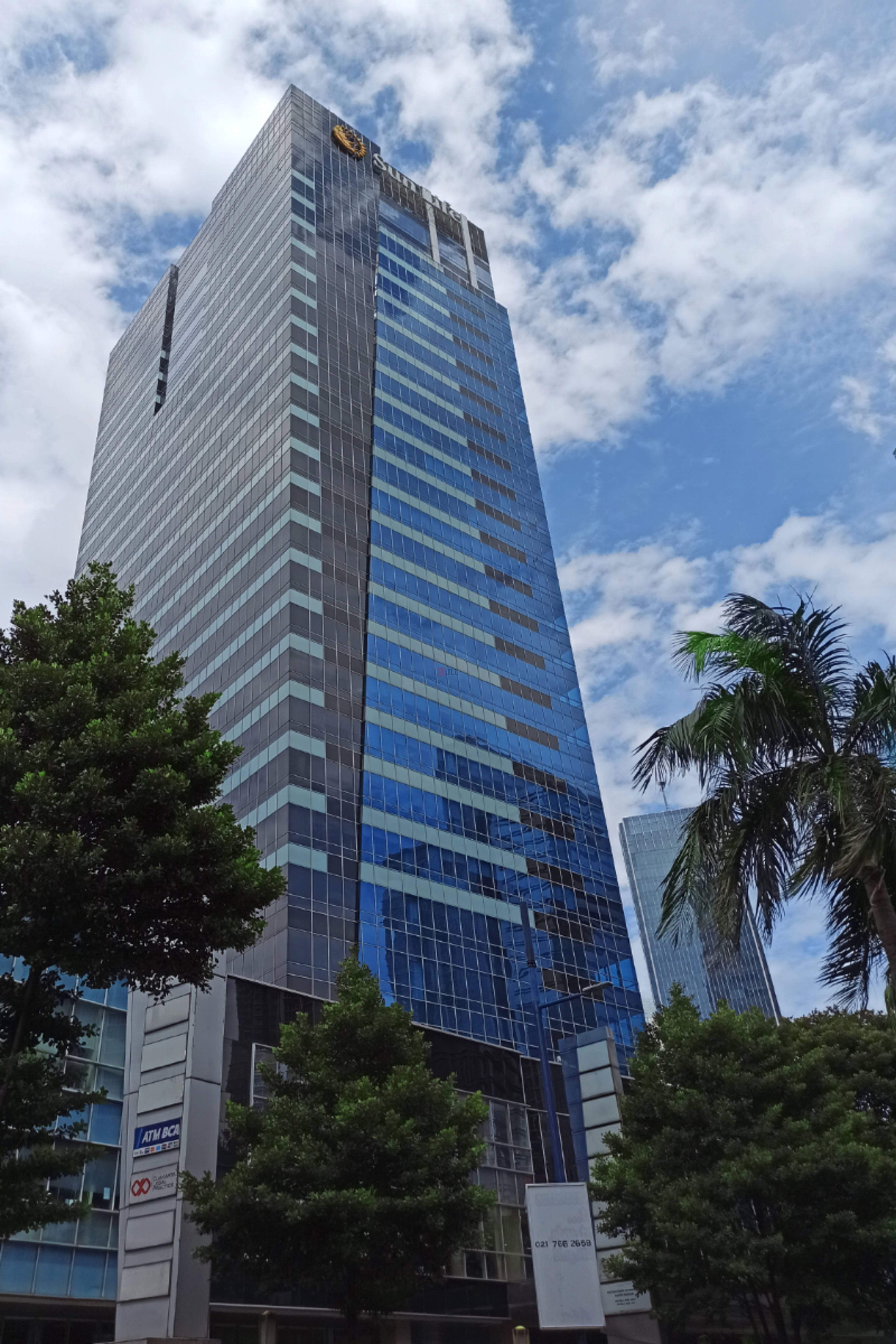 Menara Sun Life, Jl. Dr. Ide Anak Agung Gde Agung Blok 6.3 | JLL Indonesia