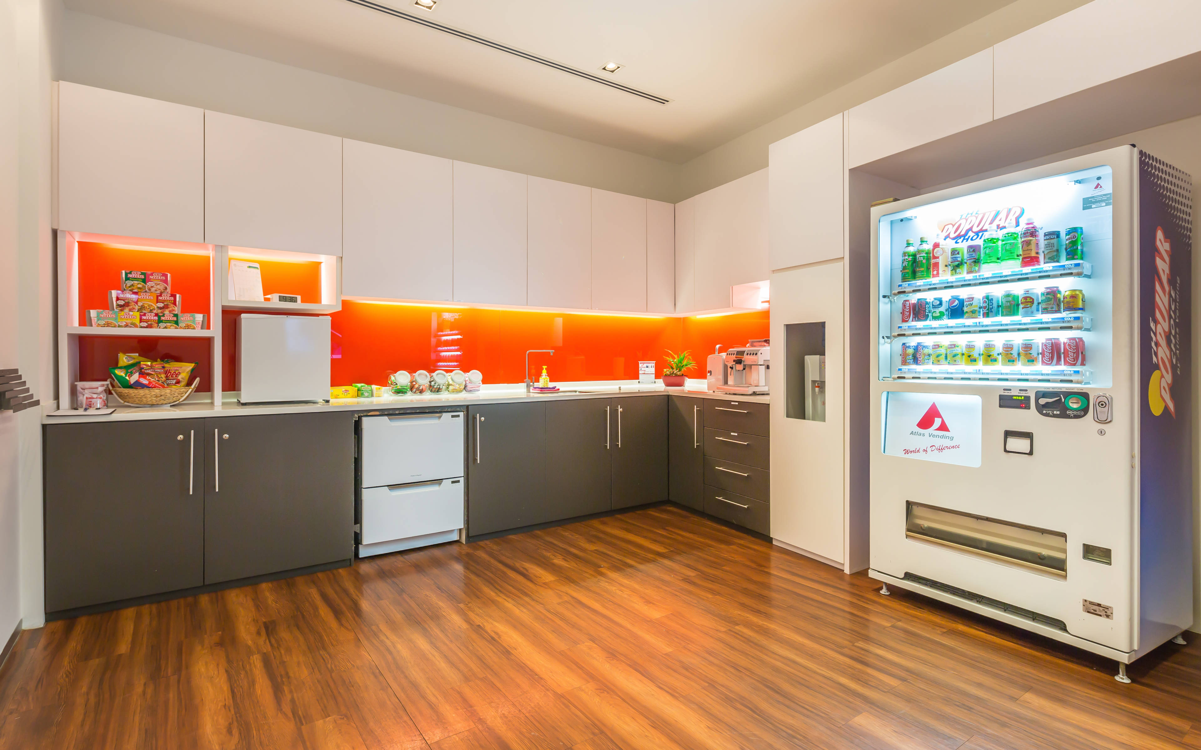 Regus-Royal Group Building, 1 Phillip Street | JLL Properties - SG