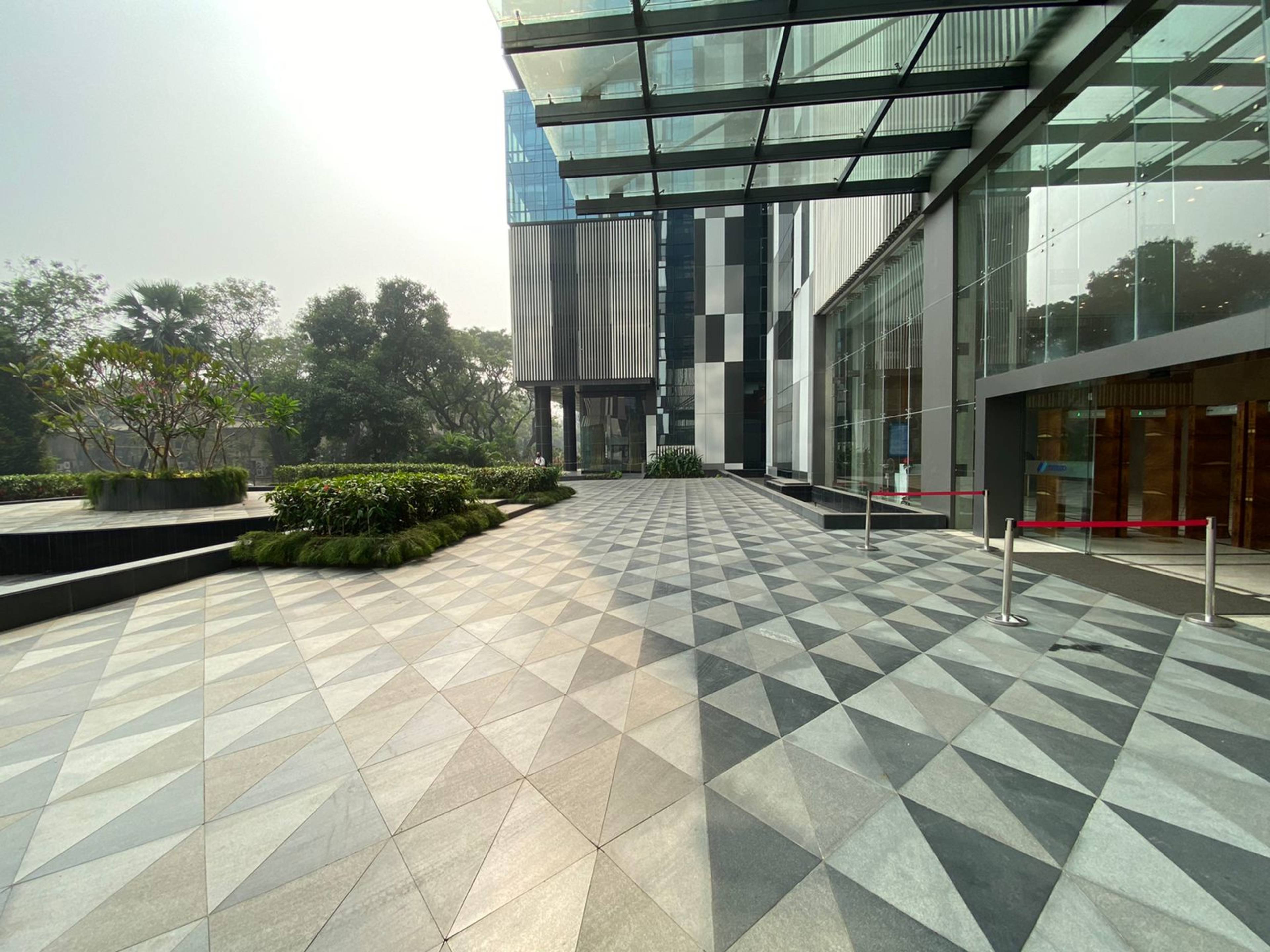 Nesco Tower 4, Western Express Highway, Goregaon (East) | JLL ...