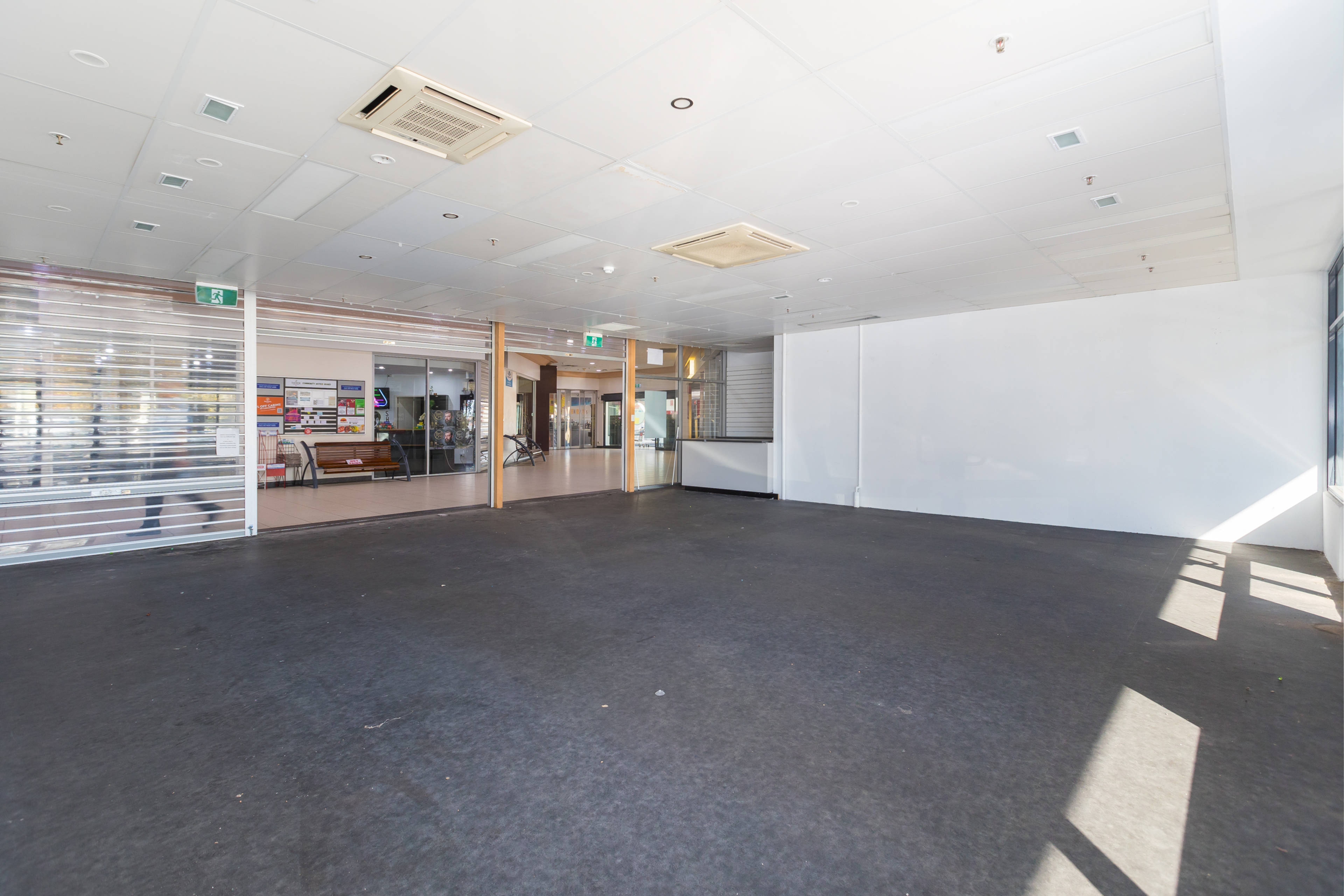 Kinross Central Shopping Centre, 1 Selkirk Drive | JLL Properties - AU