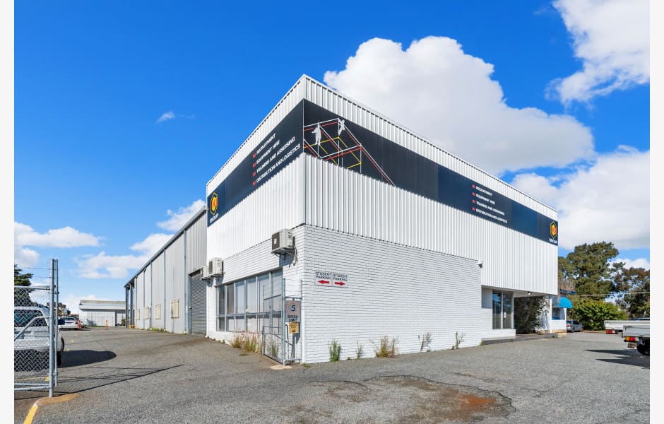 70 Cleaver Terrace | 70 Cleaver Terrace, | Belmont properties | JLL ...