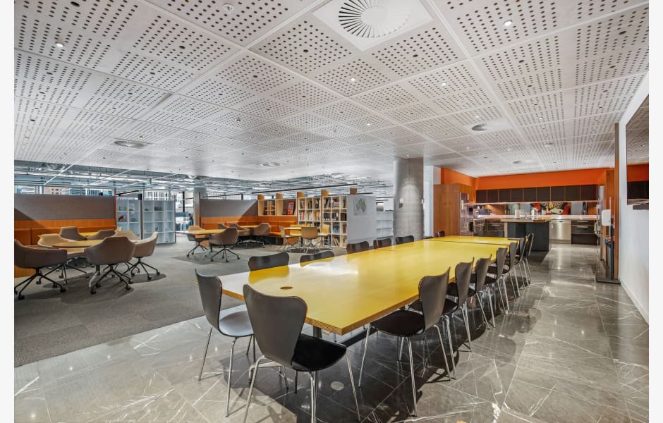 2 Riverside Quay | 2 Riverside Quay, | Southbank properties | JLL ...