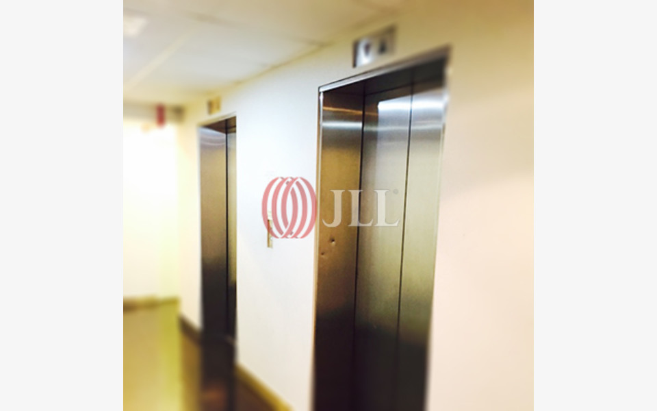 First Commercial Building | 33 Leighton Road, | Hong Kong Office ...