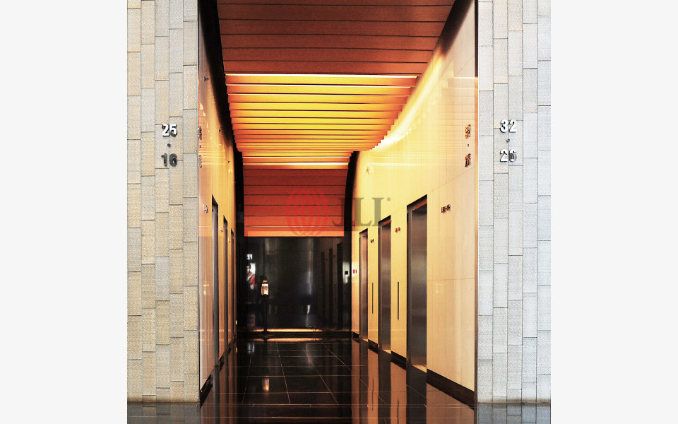 Plaza 66 Tower 2 | ShanghaiJing'an办公楼租赁 | Dichandadang by JLL