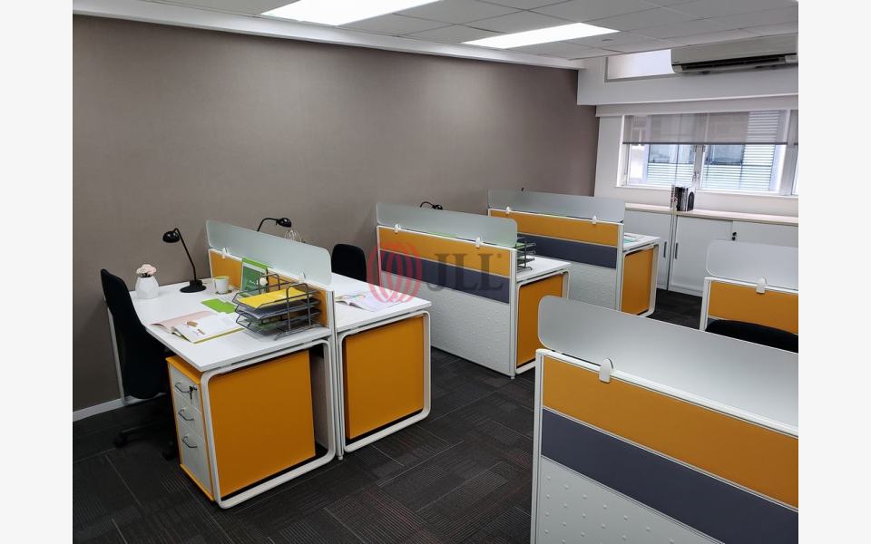 OfficePlus @Sheung Wan | 93-103 Wing Lok Street, | Hong Kong Office properties | JLL Property ...