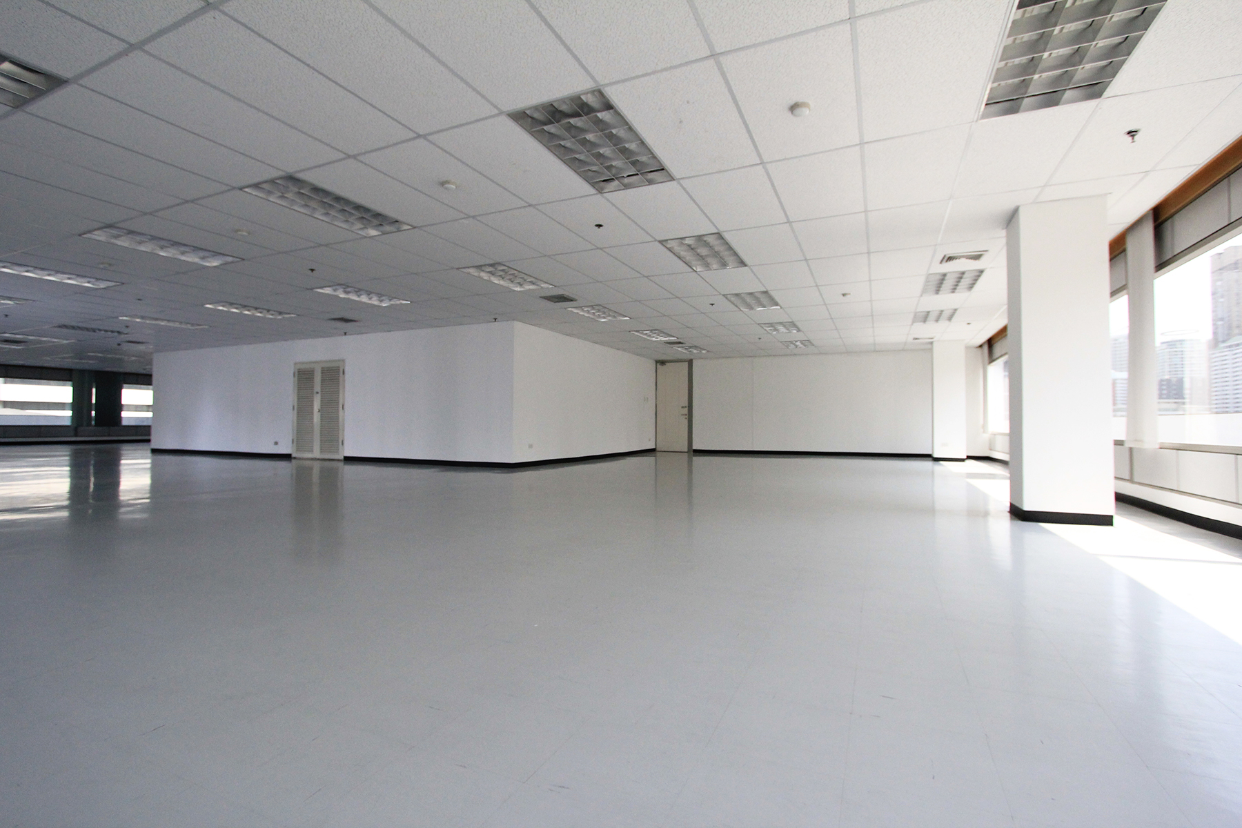 Alma Link, 25, Phloen Chit Road, (Chit Lom), Lumphini | JLL Thailand